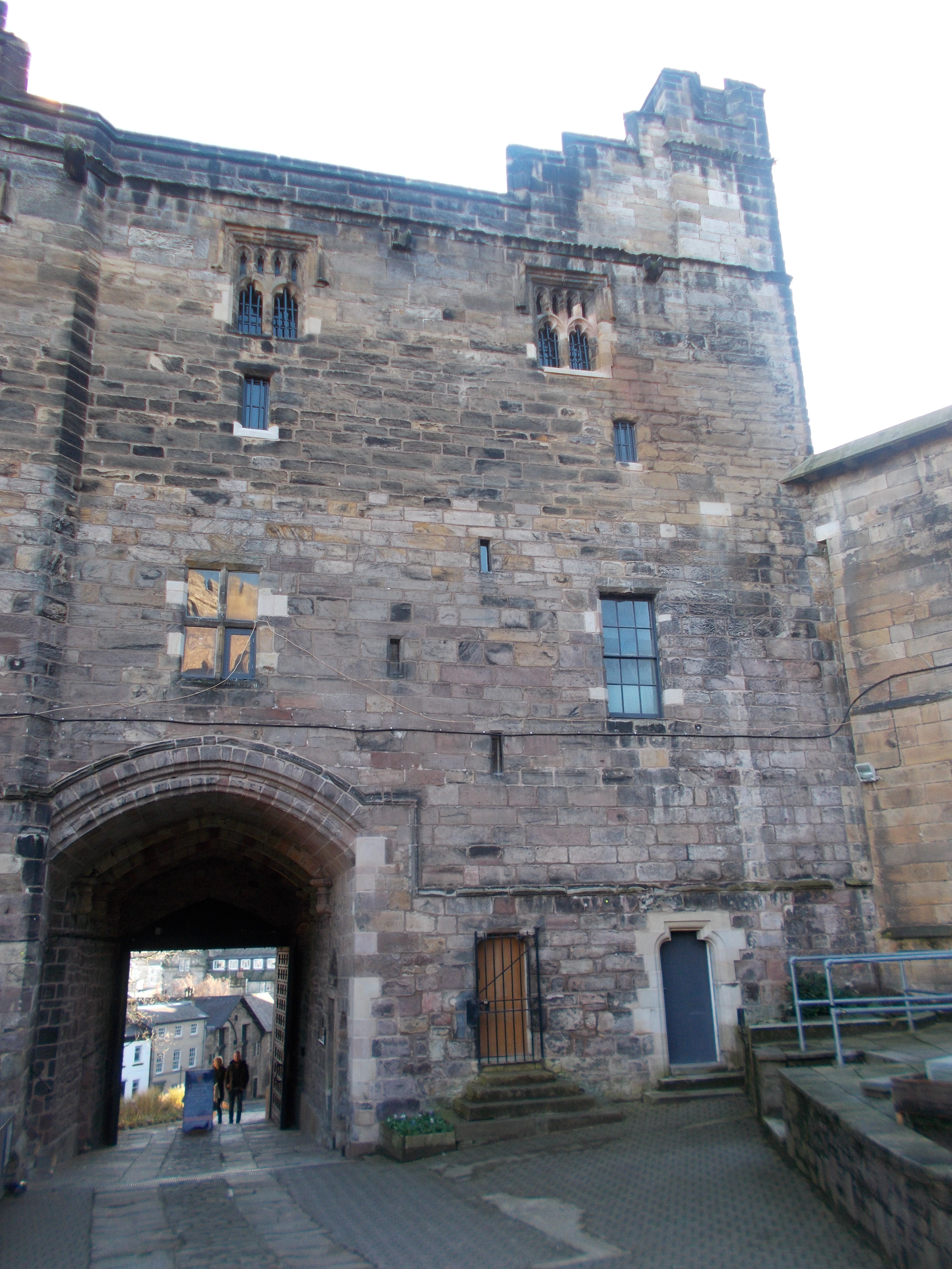 Lancaster Castle : The Prisons and Courts – Lancashire Past